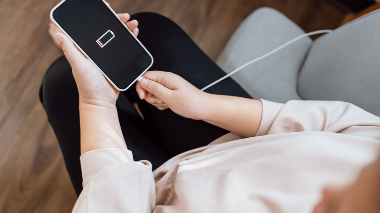 Why Smartphones Get Slower Over Time | Technobezz